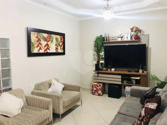 Casa / Sobrado para Venda em Mogi das Cruzes/SP Vila Suissa 3 Quartos