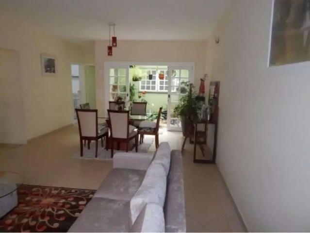 Casa / Sobrado para Venda em Mogi das Cruzes/SP Vila Suissa 3 Quartos