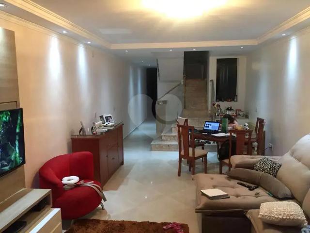 Casa / Sobrado para Venda em Mogi das Cruzes/SP Alto da Boa Vista 3 Quartos