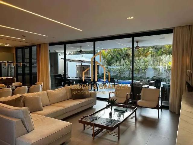 Casa / Sobrado para Venda em Mogi das Cruzes/SP Cézar de Souza 4 Quartos