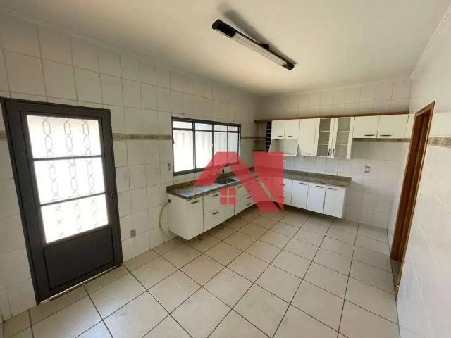 Casa / Sobrado para Venda em Mogi Guaçu/SP Capela 5 Quartos