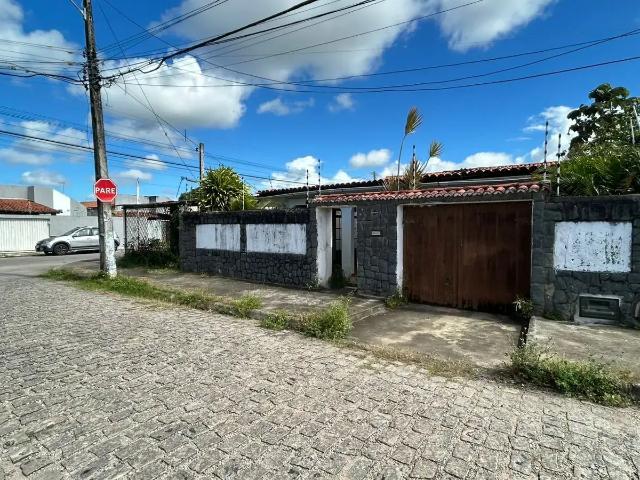 Casa / Sobrado para Venda em Natal/RN Nossa Senhora da Apresentação 3 Quartos