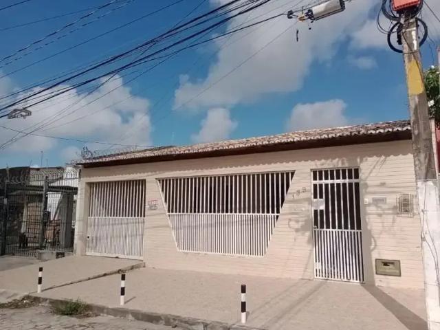 Casa / Sobrado para Venda em Natal/RN Nordeste 3 Quartos