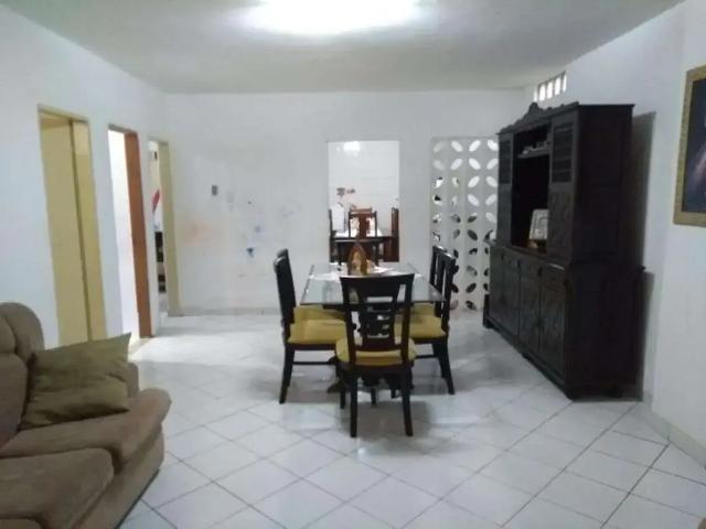 Casa / Sobrado para Venda em Natal/RN Alecrim 3 Quartos