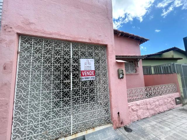 Casa / Sobrado para Venda em Natal/RN Alecrim 2 Quartos