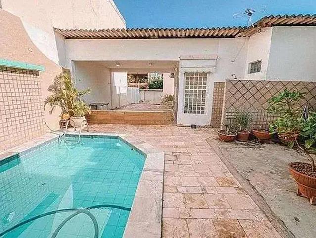 Casa / Sobrado para Venda em Natal/RN Barro Vermelho 3 Quartos