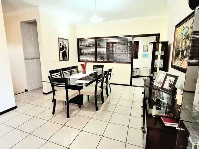 Casa / Sobrado para Venda em Natal/RN Candelária 3 Quartos