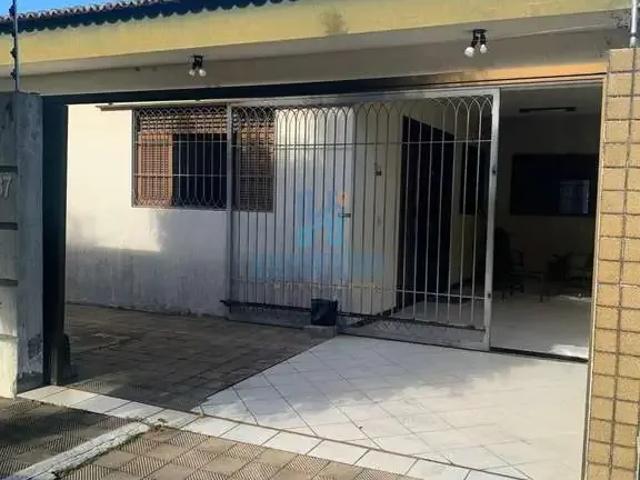 Casa / Sobrado para Venda em Natal/RN Candelária 31 Quartos