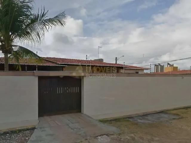 Casa / Sobrado para Venda em Natal/RN Candelária 4 Quartos