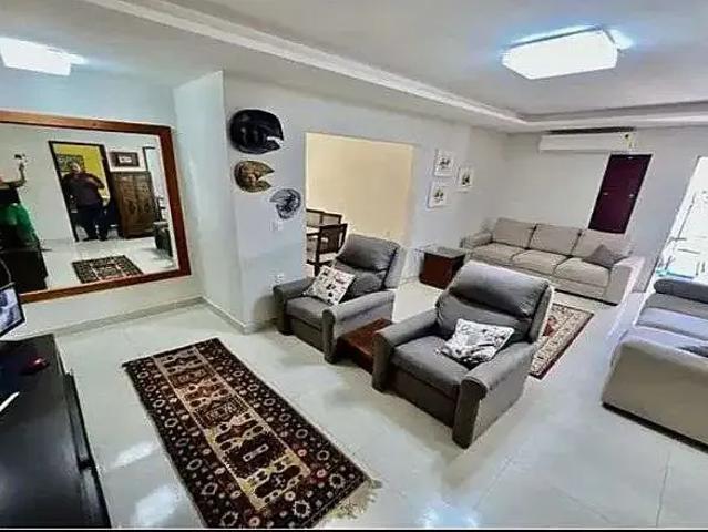 Casa / Sobrado para Venda em Natal/RN Candelária 4 Quartos