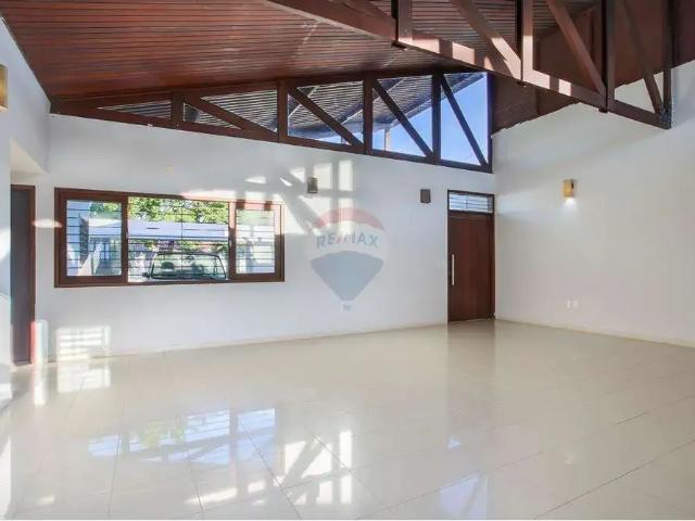 Casa / Sobrado para Venda em Natal/RN Candelária 4 Quartos
