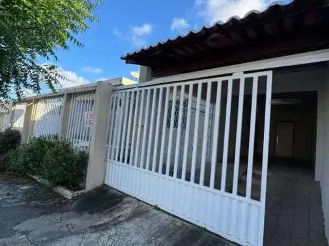 Casa / Sobrado para Venda em Natal/RN Candelária 4 Quartos