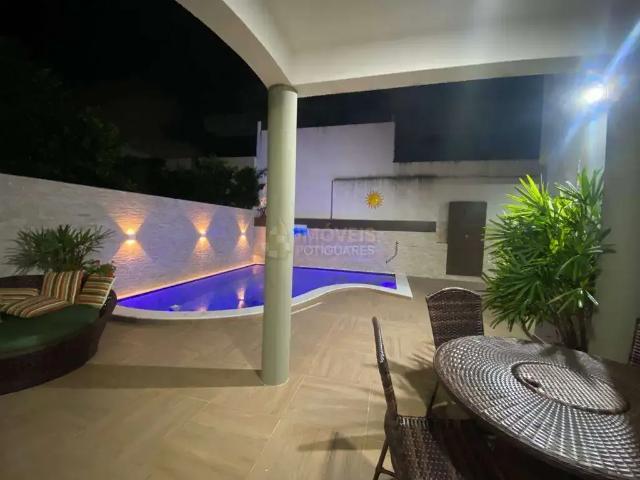 Casa / Sobrado para Venda em Natal/RN Candelária 5 Quartos