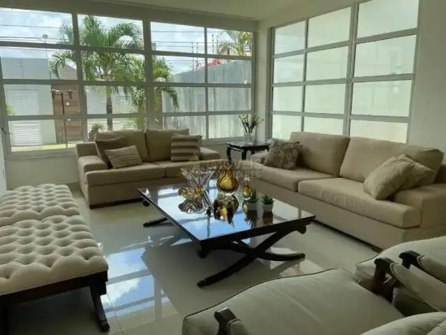 Casa / Sobrado para Venda em Natal/RN Candelária 5 Quartos