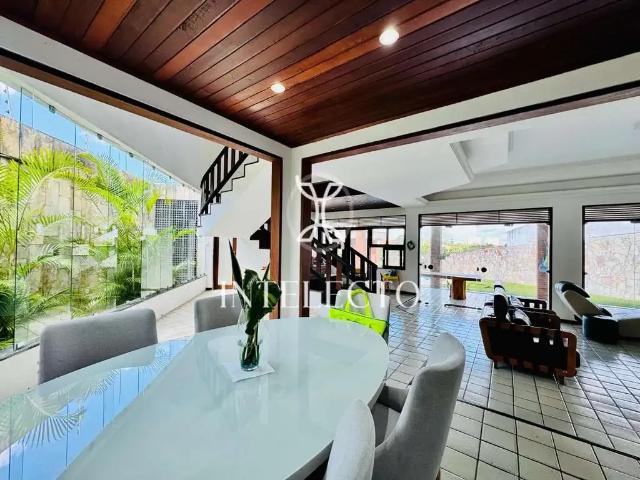 Casa / Sobrado para Venda em Natal/RN Candelária 5 Quartos