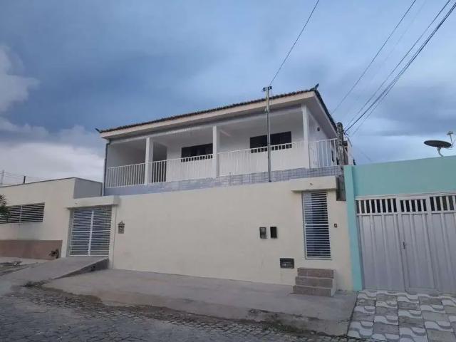 Casa / Sobrado para Venda em Natal/RN Candelária 6 Quartos