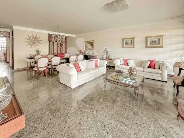Casa / Sobrado para Venda em Natal/RN Capim Macio 5 Quartos
