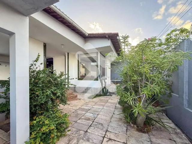 Casa / Sobrado para Venda em Natal/RN Capim Macio 6 Quartos