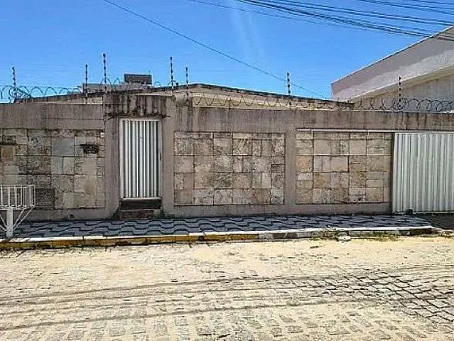 Casa / Sobrado para Venda em Natal/RN Lagoa Nova 3 Quartos