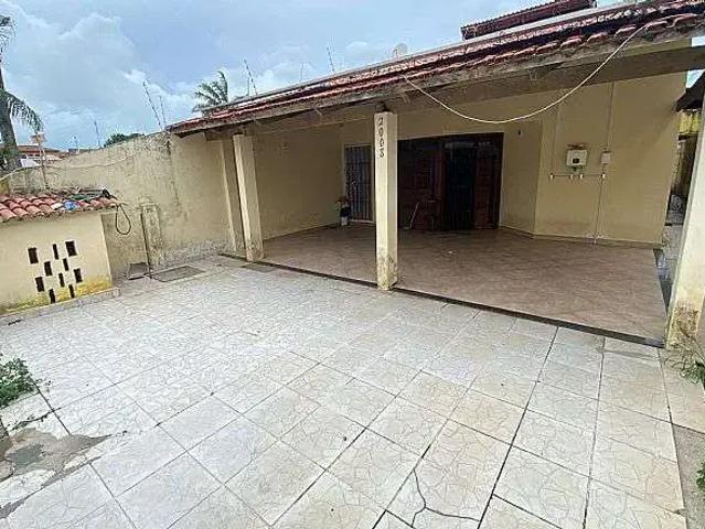 Casa / Sobrado para Venda em Natal/RN Lagoa Nova 5 Quartos