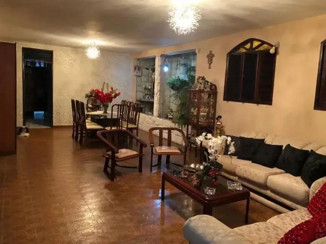 Casa / Sobrado para Venda em Natal/RN Lagoa Nova 6 Quartos