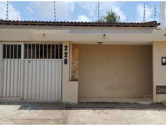 Casa / Sobrado para Venda em Natal/RN Pajuçara 3 Quartos