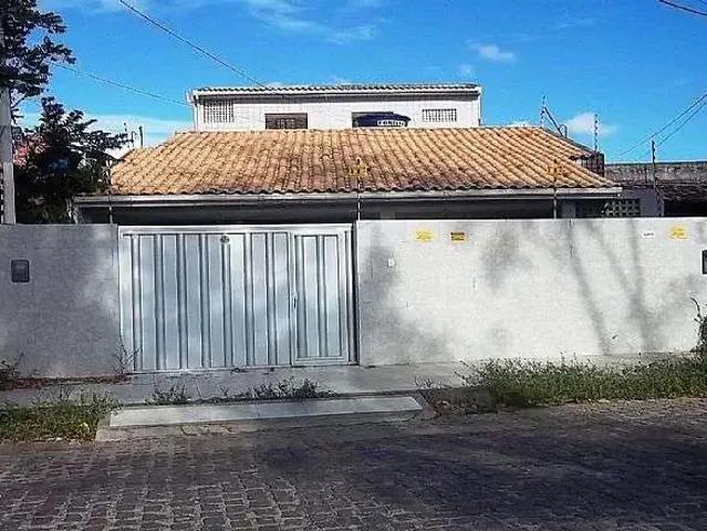 Casa / Sobrado para Venda em Natal/RN Pitimbu 4 Quartos