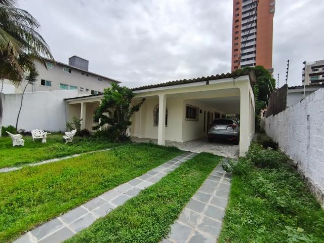 Casa / Sobrado para Venda em Natal/RN Ponta Negra 4 Quartos