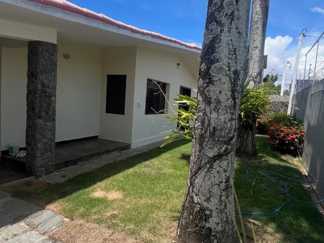 Casa / Sobrado para Venda em Natal/RN Ponta Negra 4 Quartos