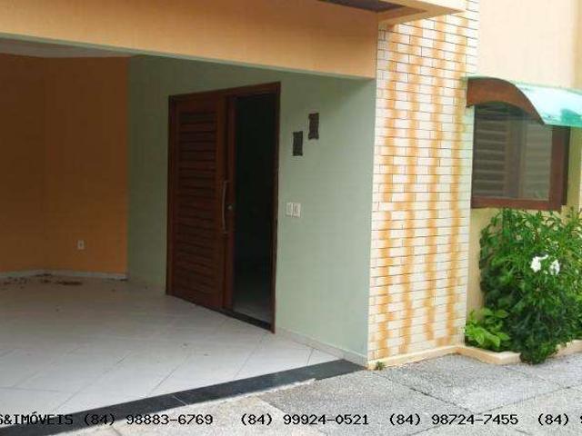 Casa / Sobrado para Venda em Natal/RN Ponta Negra 4 Quartos