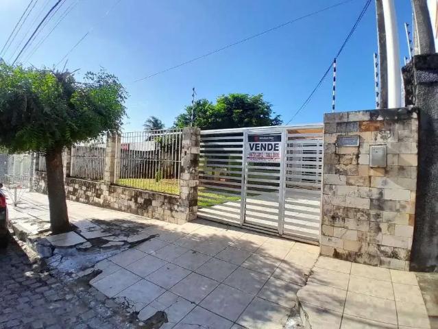Casa / Sobrado para Venda em Natal/RN Ponta Negra 4 Quartos