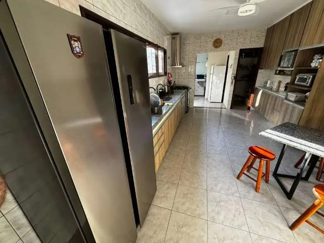 Casa / Sobrado para Venda em Natal/RN Ponta Negra 4 Quartos