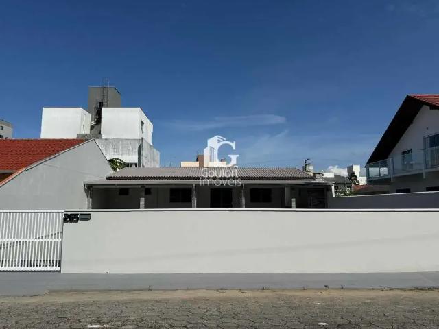 Casa / Sobrado para Venda em Navegantes/SC Centro 3 Quartos
