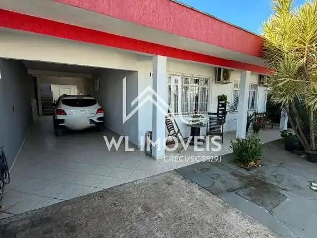 Casa / Sobrado para Venda em Navegantes/SC Centro 3 Quartos