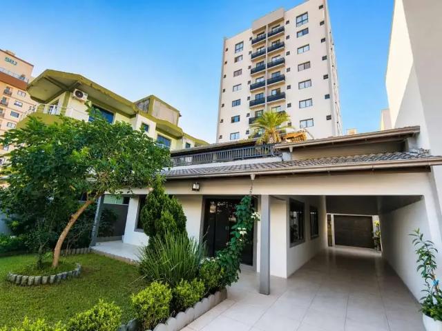 Casa / Sobrado para Venda em Navegantes/SC Centro 3 Quartos