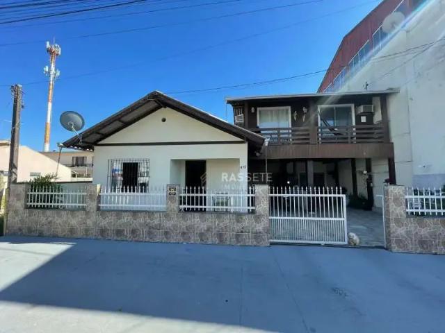 Casa / Sobrado para Venda em Navegantes/SC Centro 4 Quartos