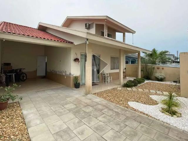 Casa / Sobrado para Venda em Navegantes/SC Centro 4 Quartos
