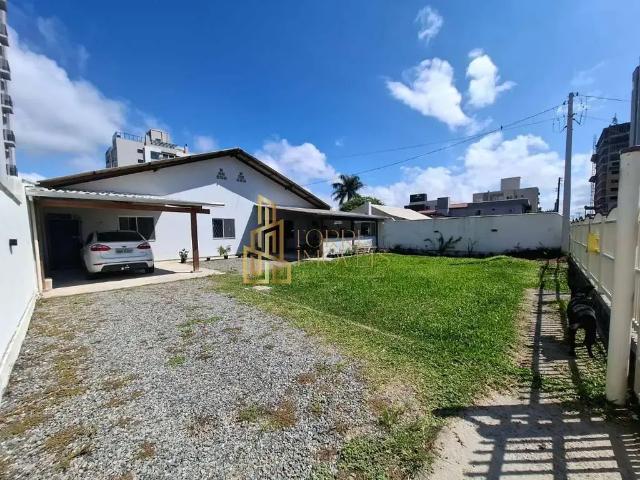 Casa / Sobrado para Venda em Navegantes/SC Centro 4 Quartos
