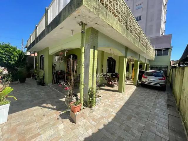 Casa / Sobrado para Venda em Navegantes/SC Centro 5 Quartos