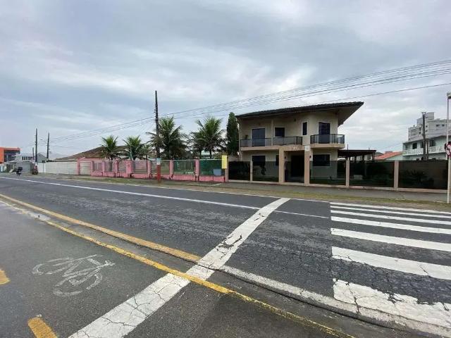Casa / Sobrado para Venda em Navegantes/SC Centro 5 Quartos