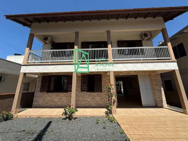 Casa / Sobrado para Venda em Navegantes/SC Gravata 4 Quartos