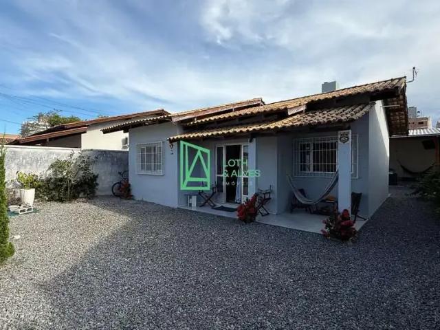 Casa / Sobrado para Venda em Navegantes/SC Gravata 4 Quartos
