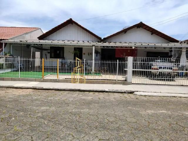 Casa / Sobrado para Venda em Navegantes/SC Gravata 4 Quartos