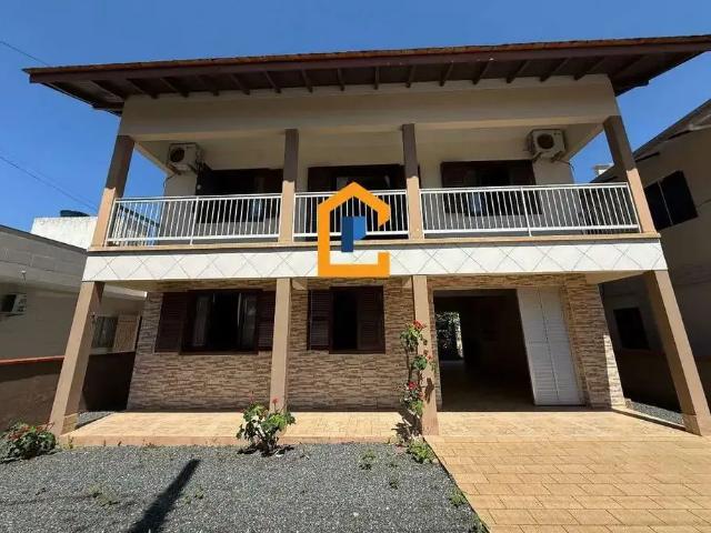 Casa / Sobrado para Venda em Navegantes/SC Gravata 5 Quartos