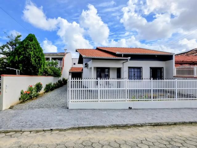 Casa / Sobrado para Venda em Navegantes/SC Gravata 3 Quartos