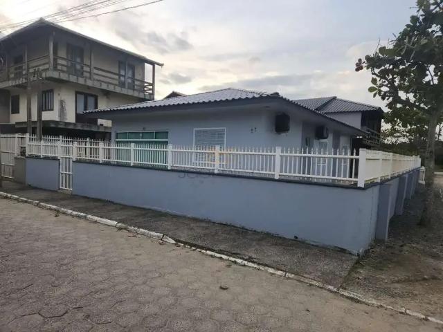 Casa / Sobrado para Venda em Navegantes/SC Meia Praia 4 Quartos