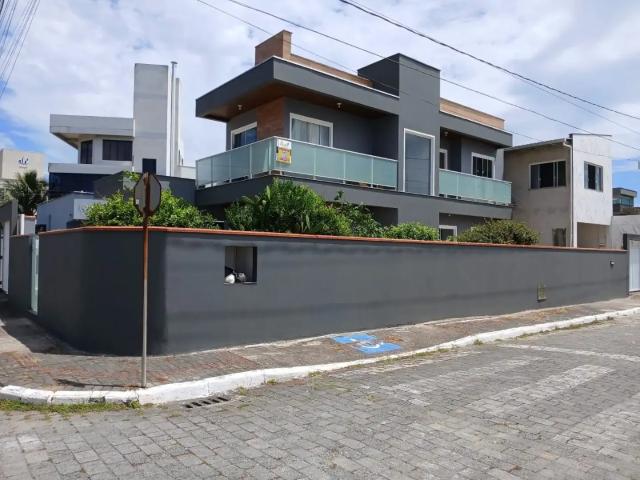 Casa / Sobrado para Venda em Navegantes/SC Meia Praia 4 Quartos