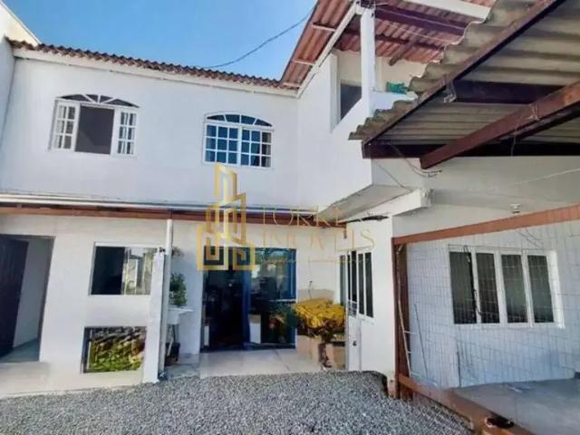 Casa / Sobrado para Venda em Navegantes/SC Meia Praia 4 Quartos