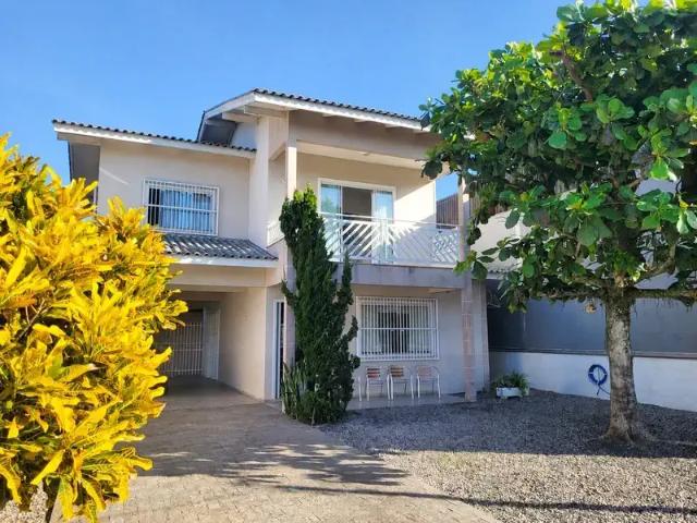 Casa / Sobrado para Venda em Navegantes/SC Meia Praia 3 Quartos