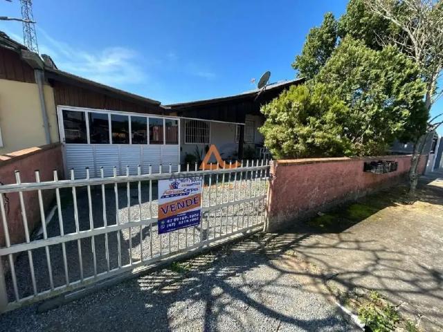 Casa / Sobrado para Venda em Navegantes/SC Meia Praia 3 Quartos